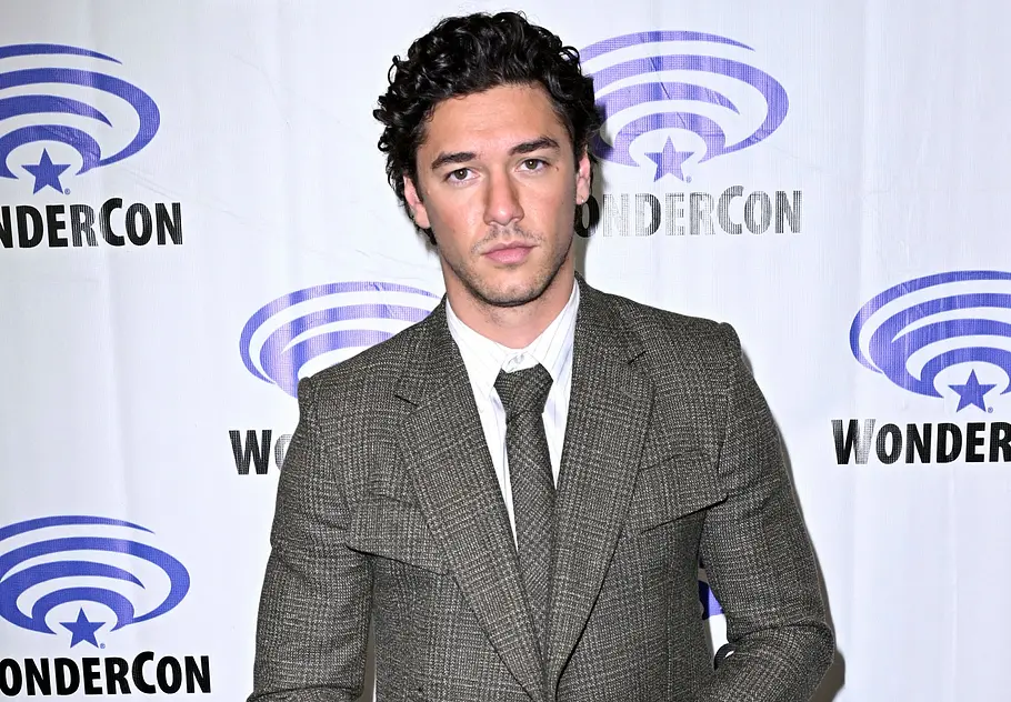 Belmont Cameli: Freundin, Filme, Instagram des „Off Campus“-Stars ...