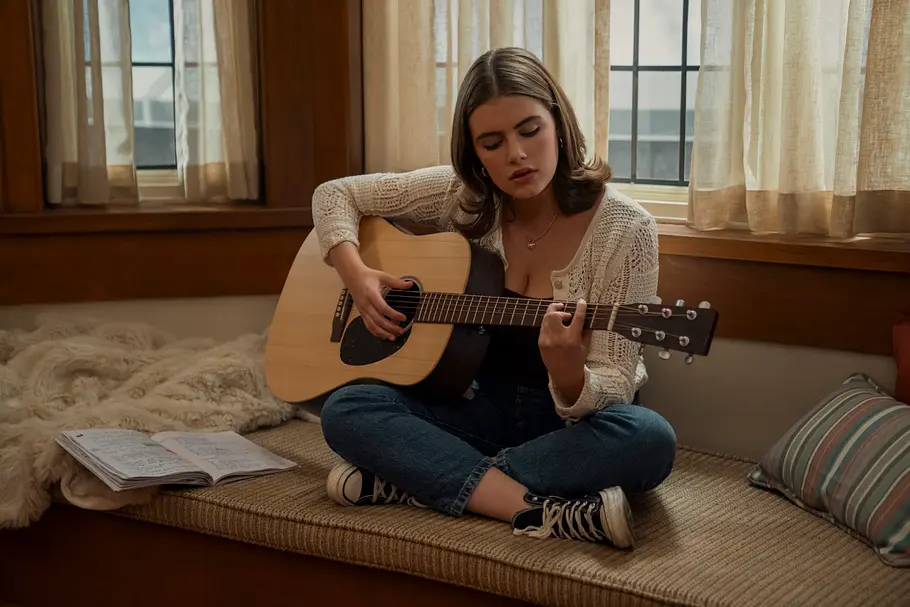 Ella Bright: Freund, Karriere, Instagram der „Off Campus“-Darstellerin ...