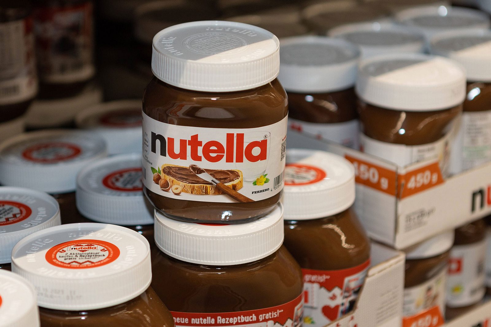 Nutella Italiana Italians Go Crazy Over New Nutella Biscuits